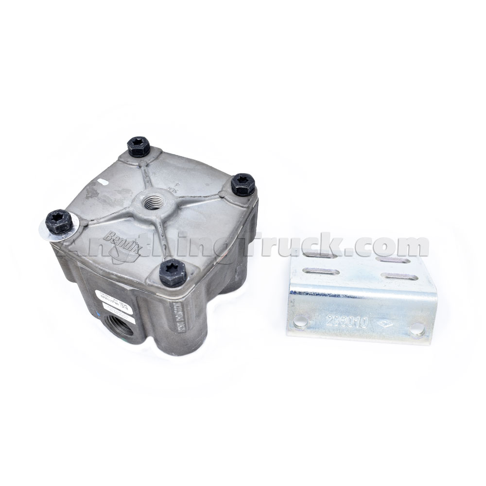 Bendix 065181 Relay Valve with Vertical Del Ports, 5.5 PSI Crack, 1/2 ...